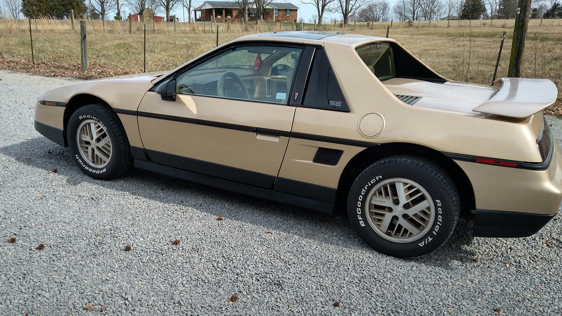 1986 Pontiac Fiero SE Auction | Hagerty Marketplace